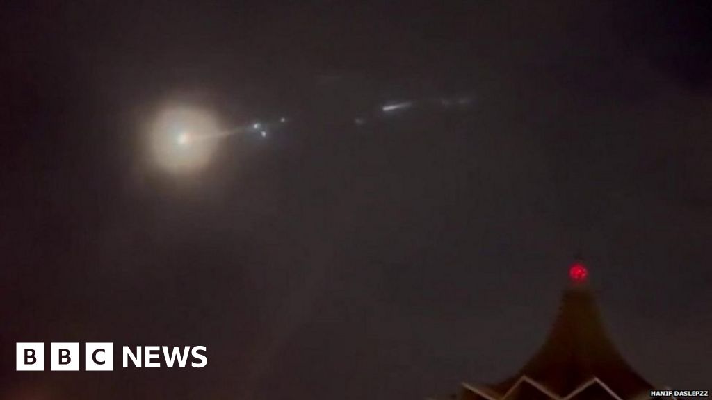 Chinese rocket debris falls back to Earth over Malaysia
