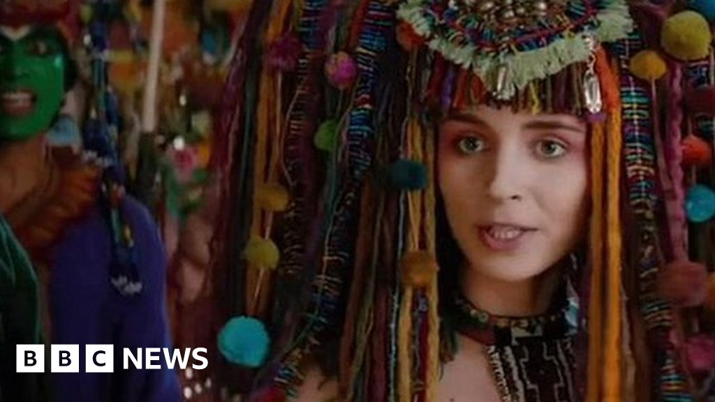 Pan: Movie raises questions of Hollywood whitewashing - BBC News