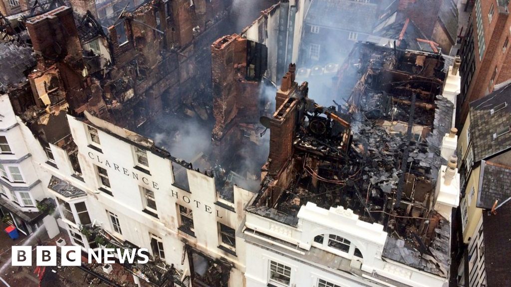 Royal Clarence fire: Engineers assess fire-ravaged hotel - BBC News