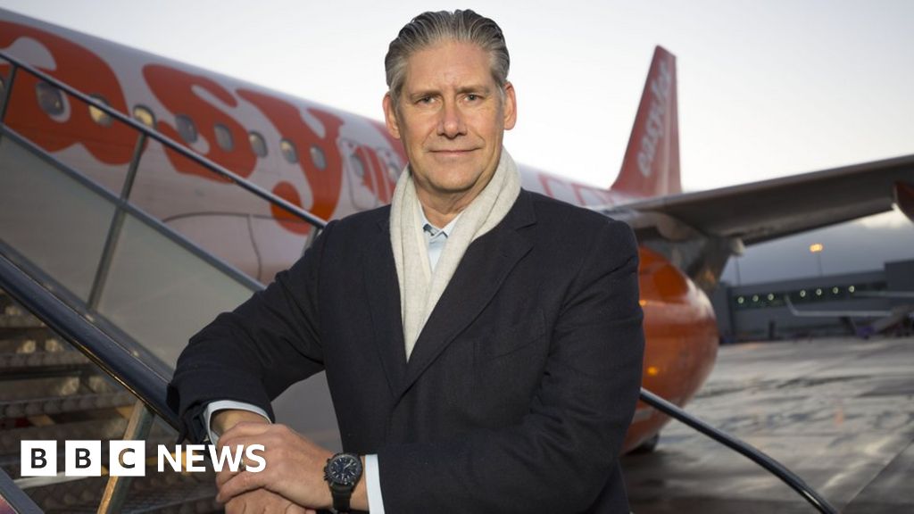 EasyJet chief Johan Lundgren cuts pay to match predecessor - BBC News