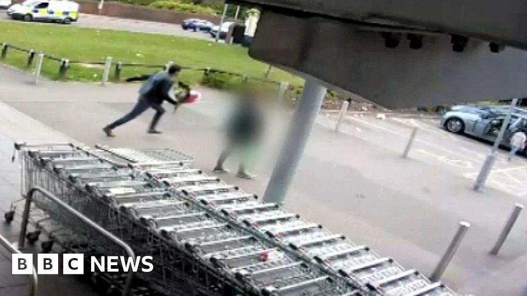 Father recounts how he saved three-year-old son in attempted carjacking ...