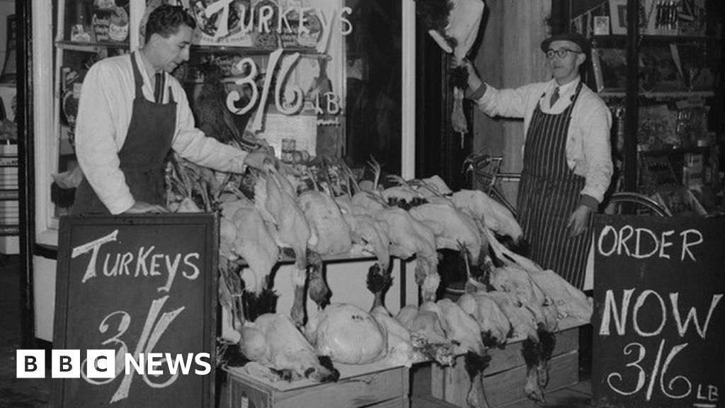 Isle of Man winter photos bring Manx history to life - BBC News