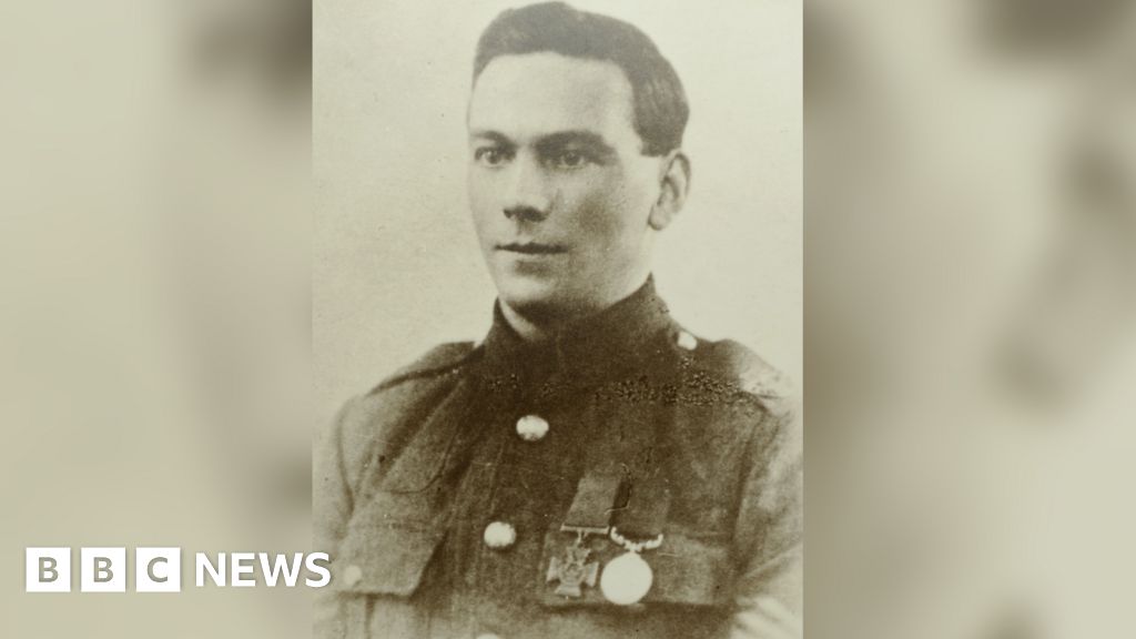 Victoria Cross hero's WWI medals expected to fetch £220k at auction ...