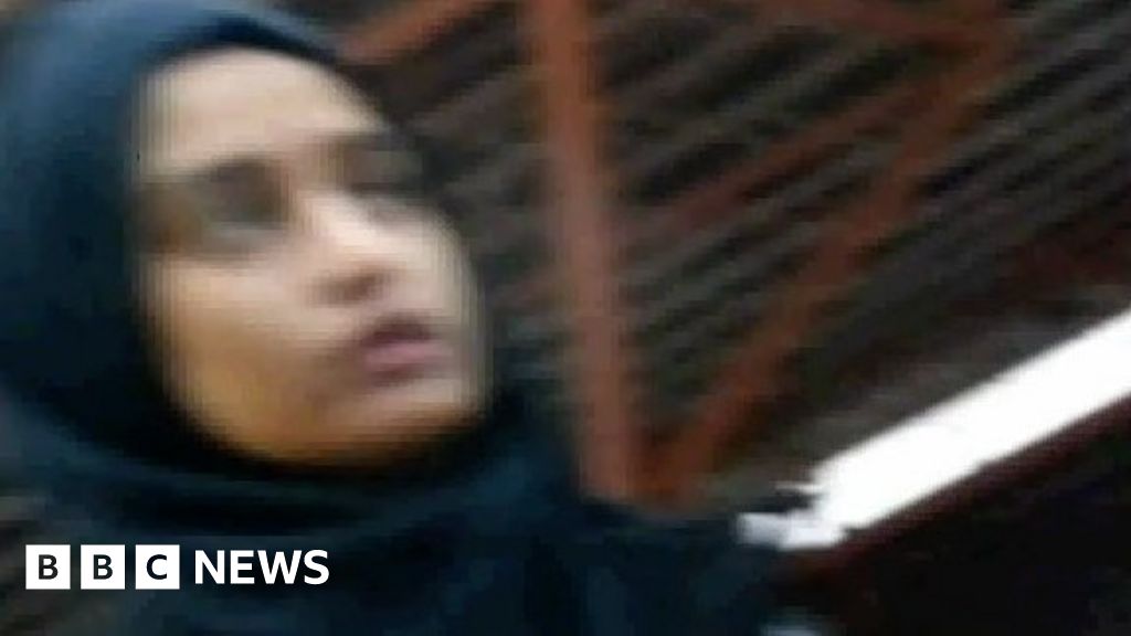 Video shows Shamima Begum during journey to Syria - BBC News