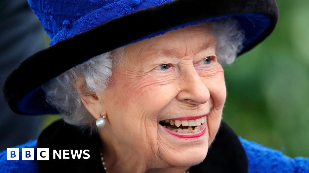 Queen Elizabeth II: West of England pays tribute - BBC News