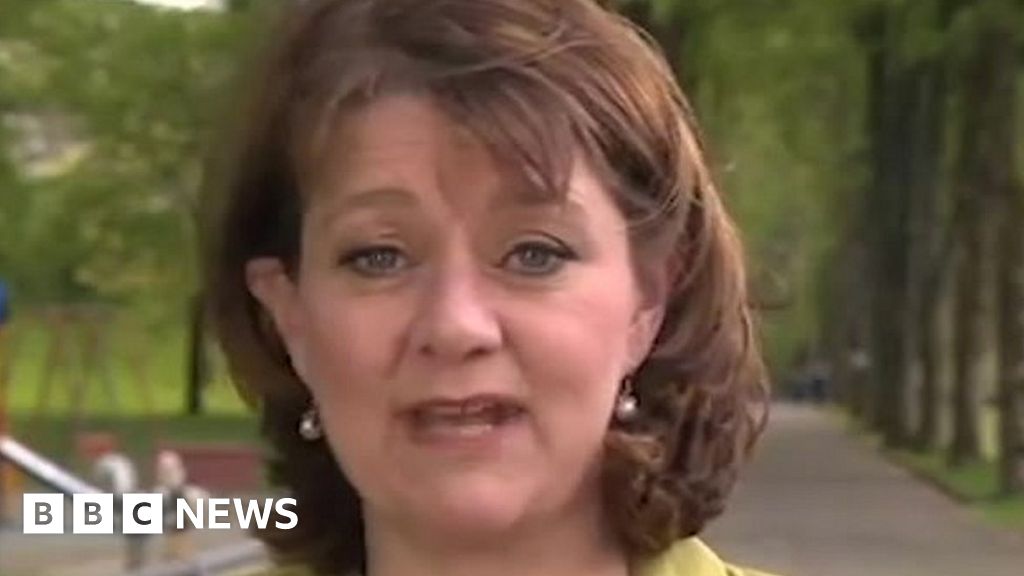 Local elections: Plaid Cymru leader Leanne Wood on 'good picture' - BBC News