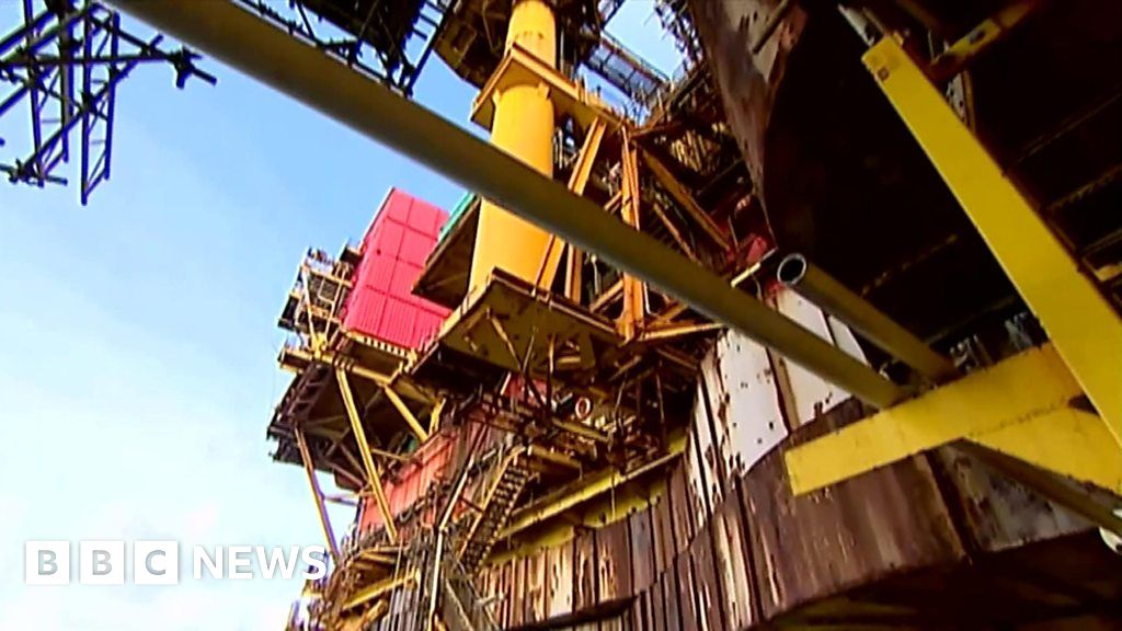 Scots ports bidding for £14.6bn clean-up of North Sea - BBC News