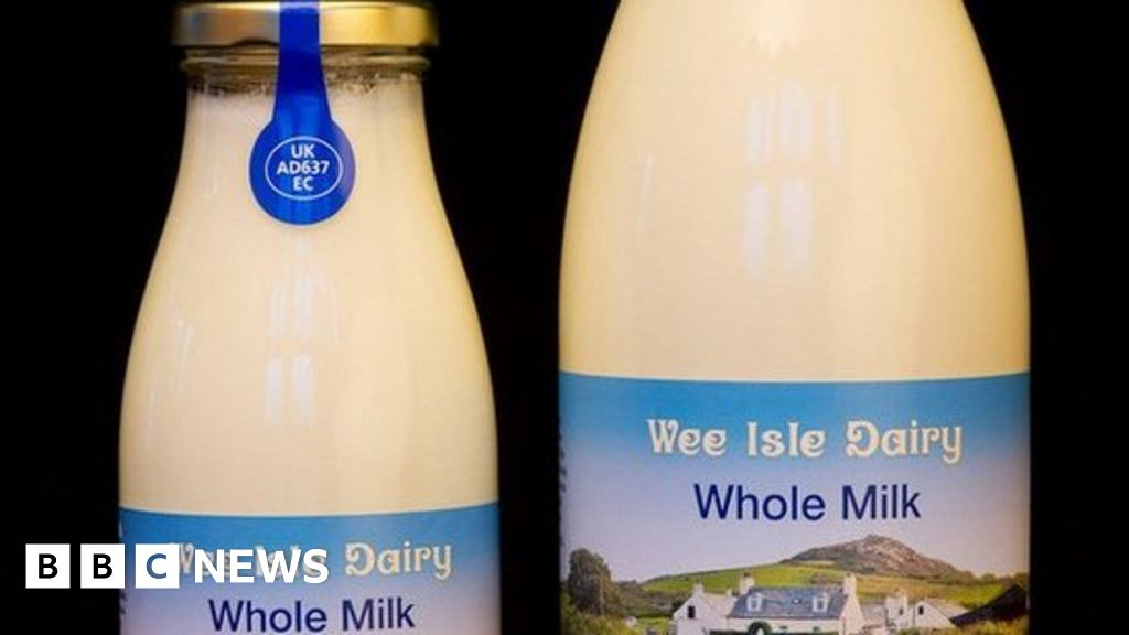 Gigha dairy farmers' anger over whole milk for school snub - BBC News
