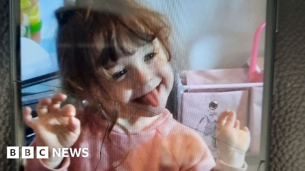 Scarlet Duddy: Missing Derry child found 'safe and well' - BBC News