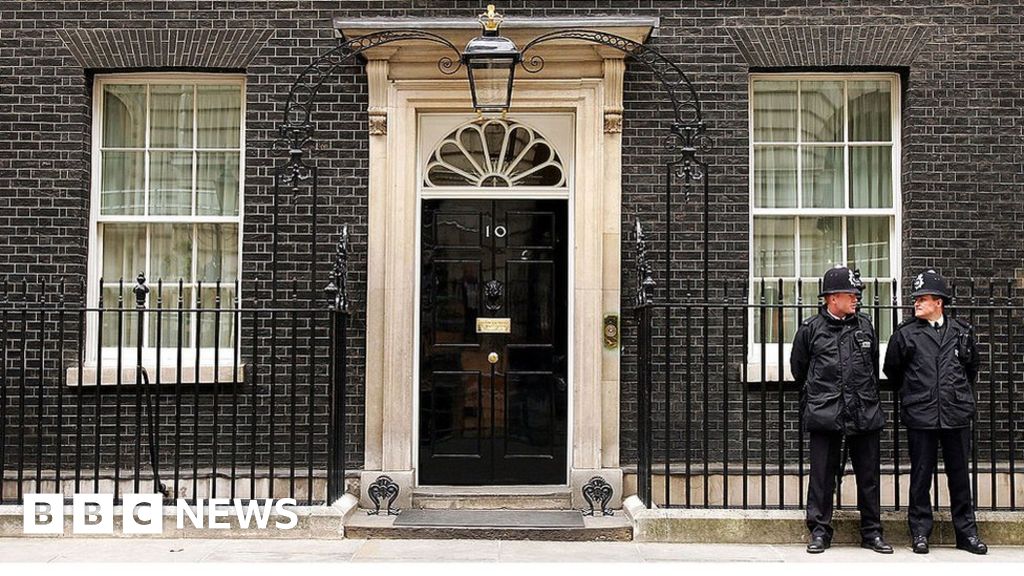 What does the prime minister do and how much are they paid? - BBC News