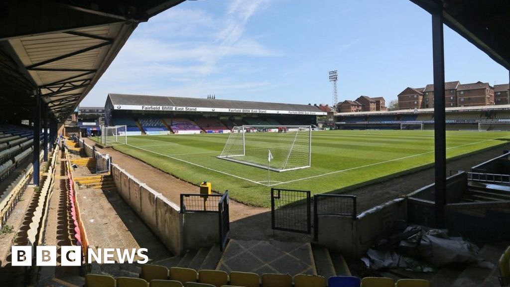 Southend United: Court allows club to pay £300k to stay in league - BBC ...
