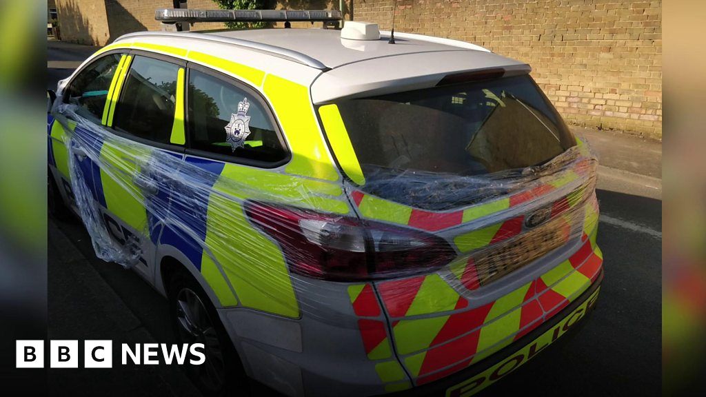 Haverhill police car wrapped in cling film - BBC News