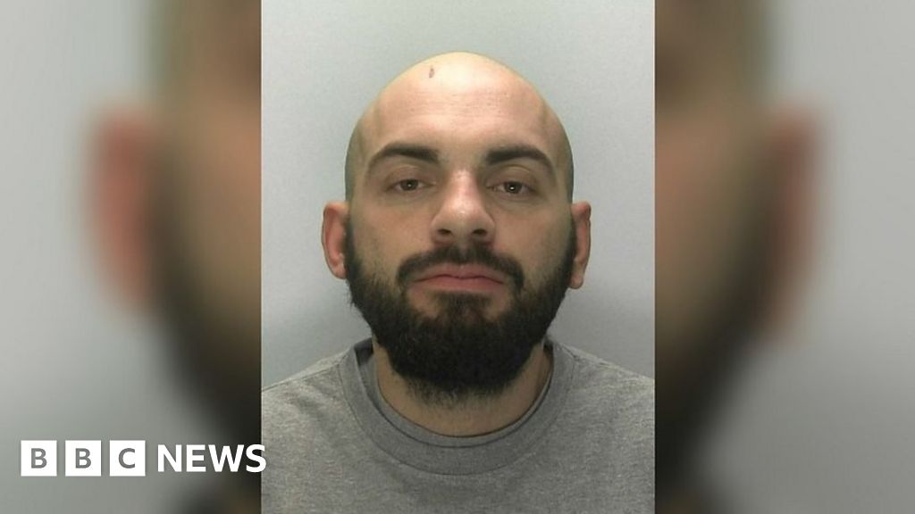 Man sentenced for 100mph police chase through Cheltenham - BBC News