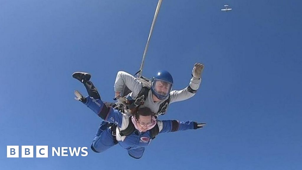 South Yorkshire skydiver gets shock proposal seconds after landing