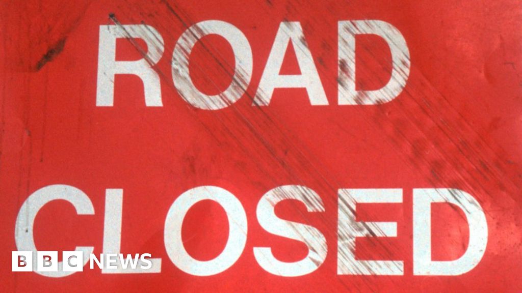 Woman denies ignoring road closed signs in Borders - BBC News