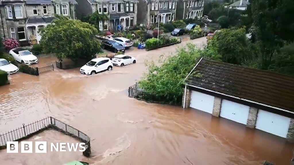 Flooding hits many parts of Scotland - BBC News