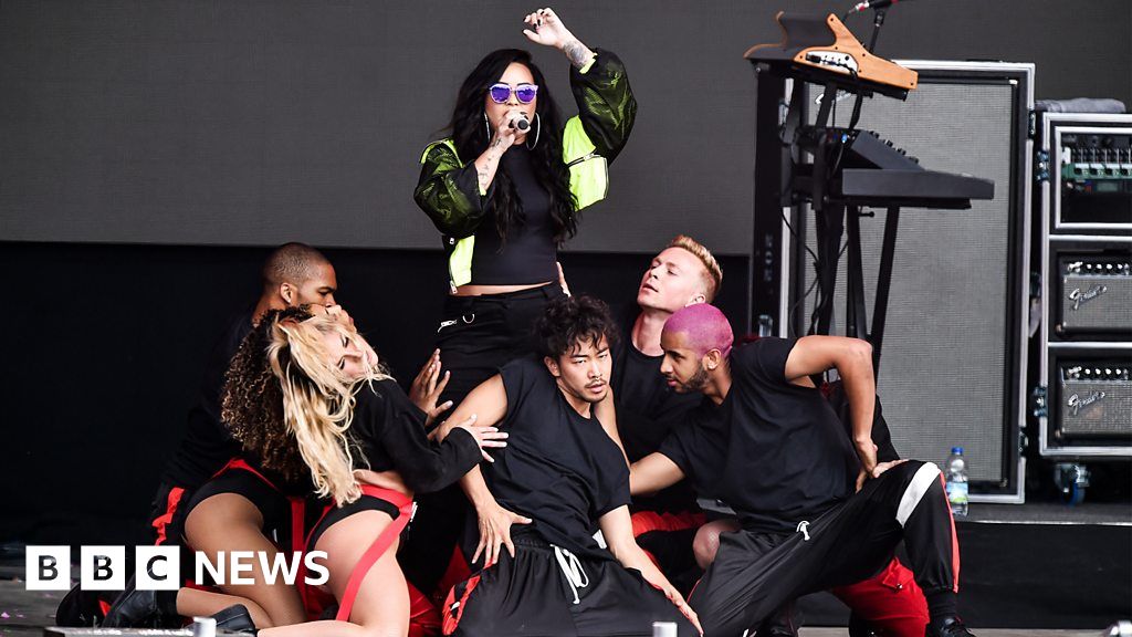 Demi Lovato plays Sorry Not Sorry at The Biggest Weekend - BBC News