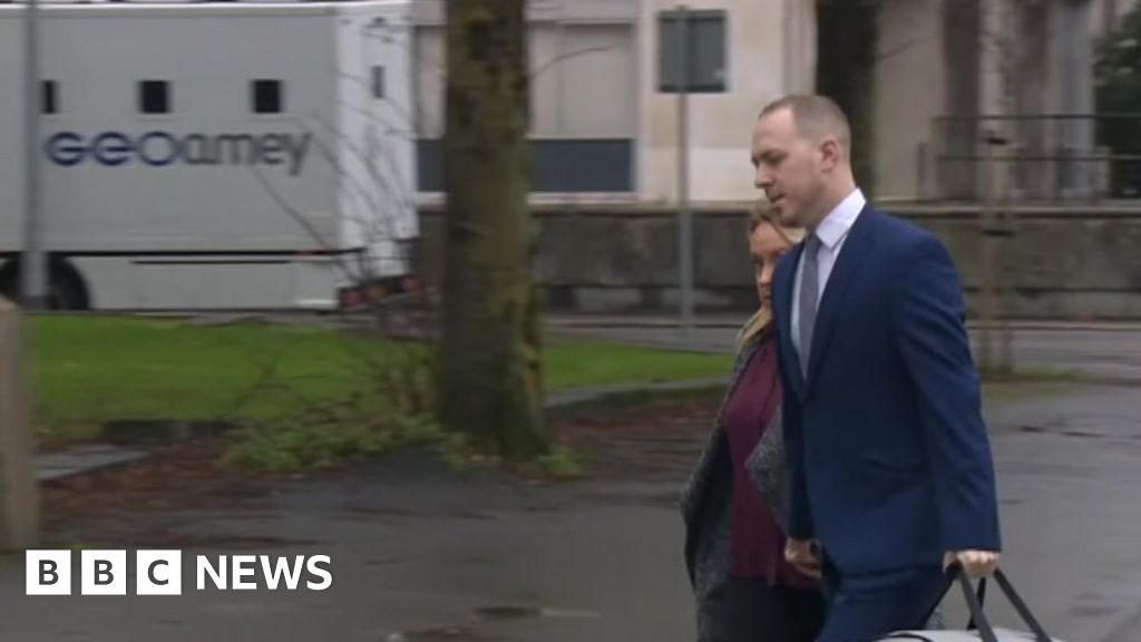 Robert Parker jailed for swindling £300k from Nina Chivers - BBC News