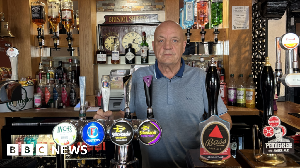 Derby pub landlord tipped for Freedom of City honour - BBC News