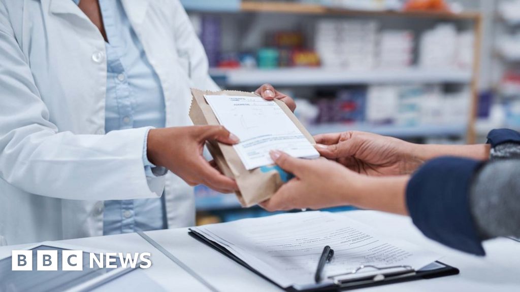 Labour pledges to stop NHS prescription charges - BBC News