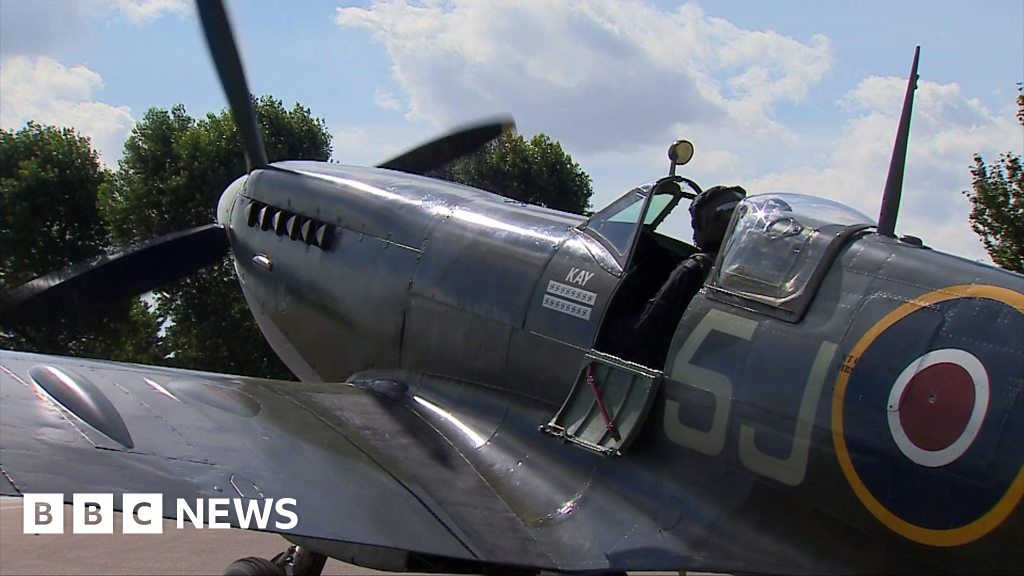 High Flight: Pilots' poem read by aviators - BBC News