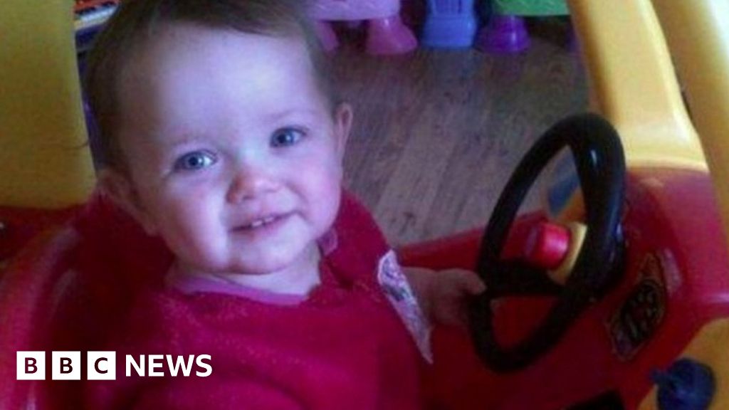 Poppi Worthington criminal case 'must be reopened' - BBC News