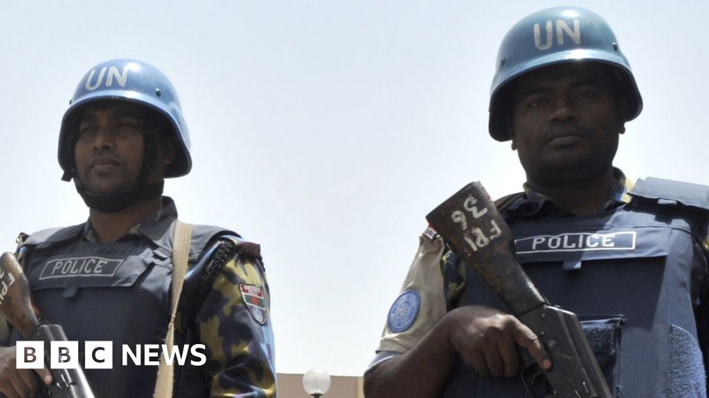 Burundi rejects UN police force to help end violence - BBC News