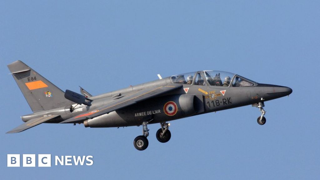 France general 'took fighter jet for weekends' - BBC News