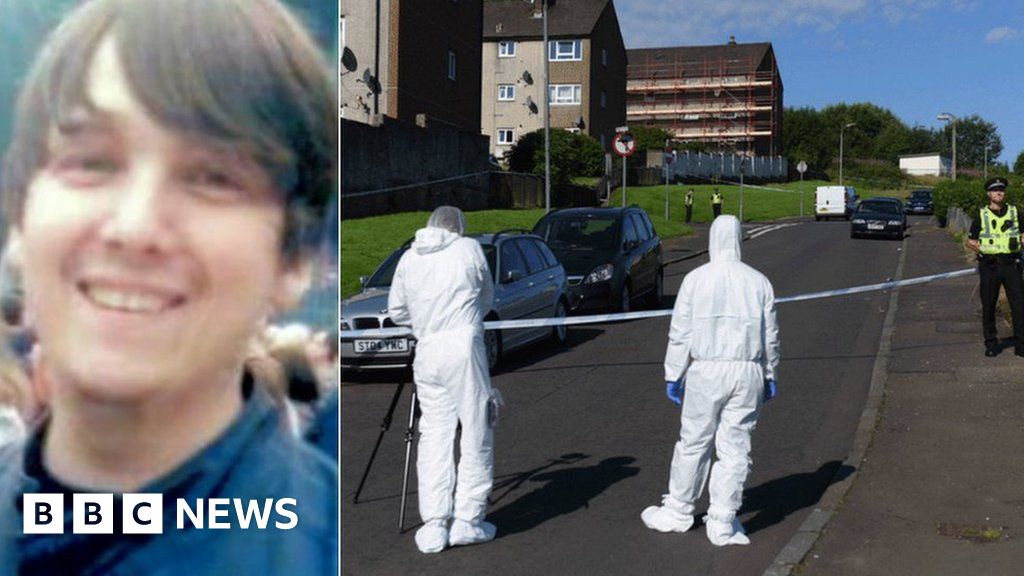 Man guilty of murdering father-of-three in Paisley attack - BBC News