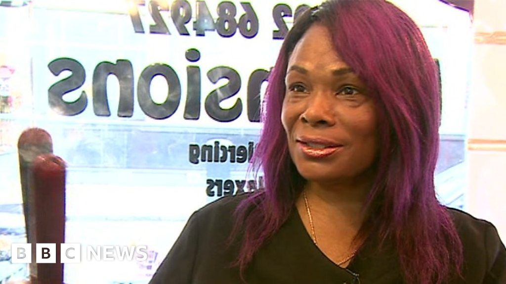 Riots 2011: 'You're not having my effing shop' - BBC News