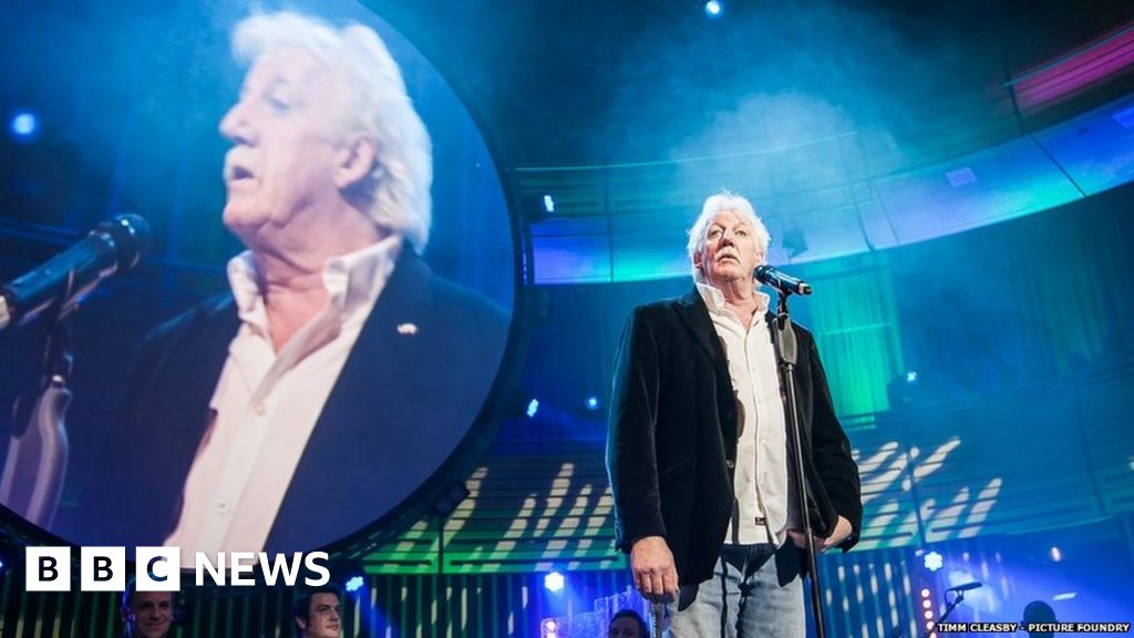 Geordie comedian Brendan Healy dies of cancer aged 59 - BBC News