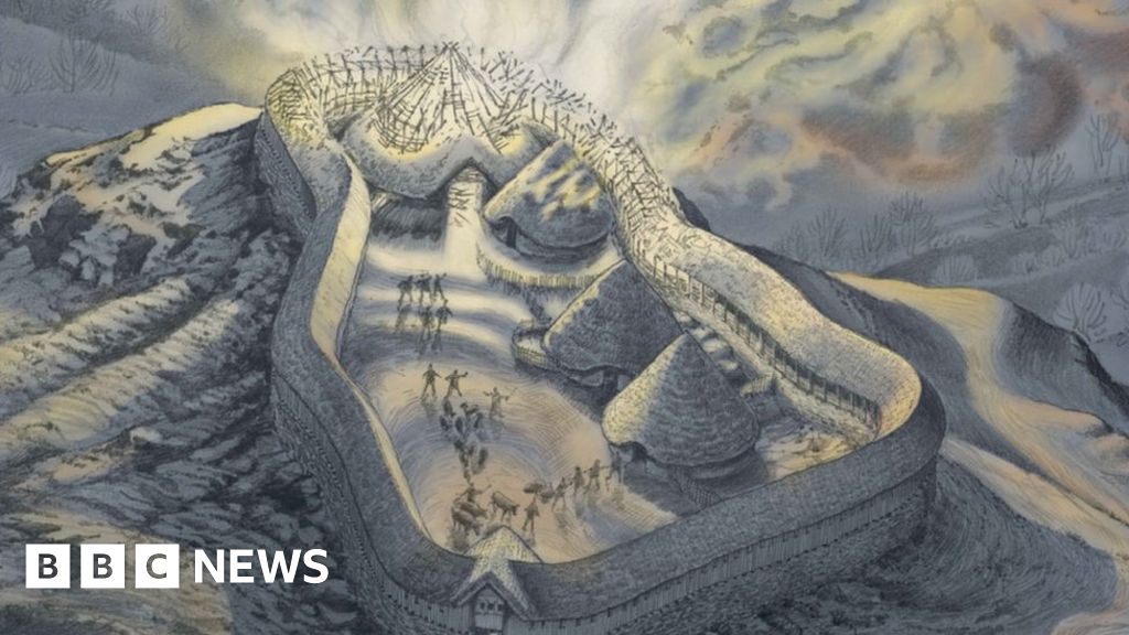 Ash from destructive hill fort fire 'preserved in peat' - BBC News