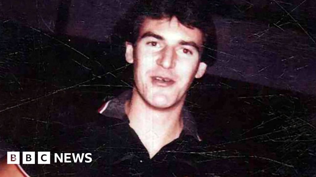 Frome man killed in the US to be buried 30 years on - BBC News