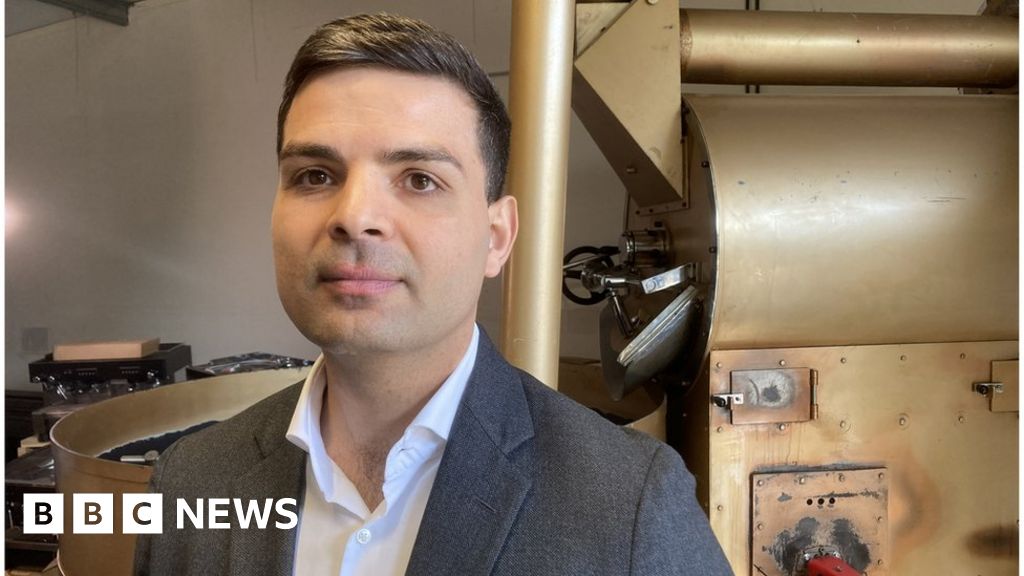 Ukrainian refugee brings family coffee firm to Dorset - BBC News