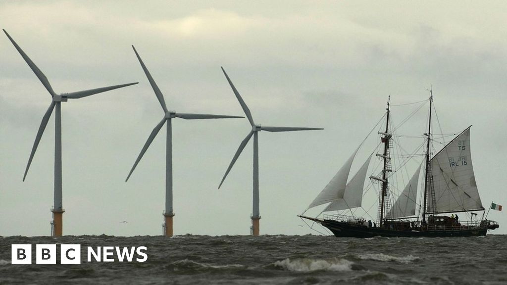 Round-the-world race starts in Liverpool - BBC News