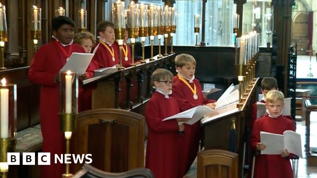 Choir resumes performances at Winchester cathedral