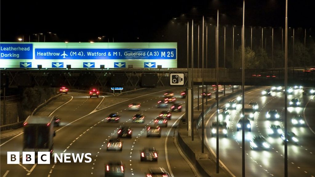 Section of M25 to close overnight near Wisley as footbridge erected ...