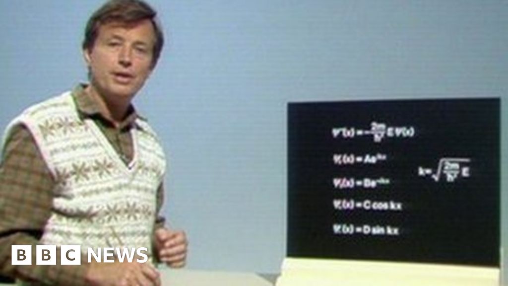 Forty years of learning with the Open University - BBC News