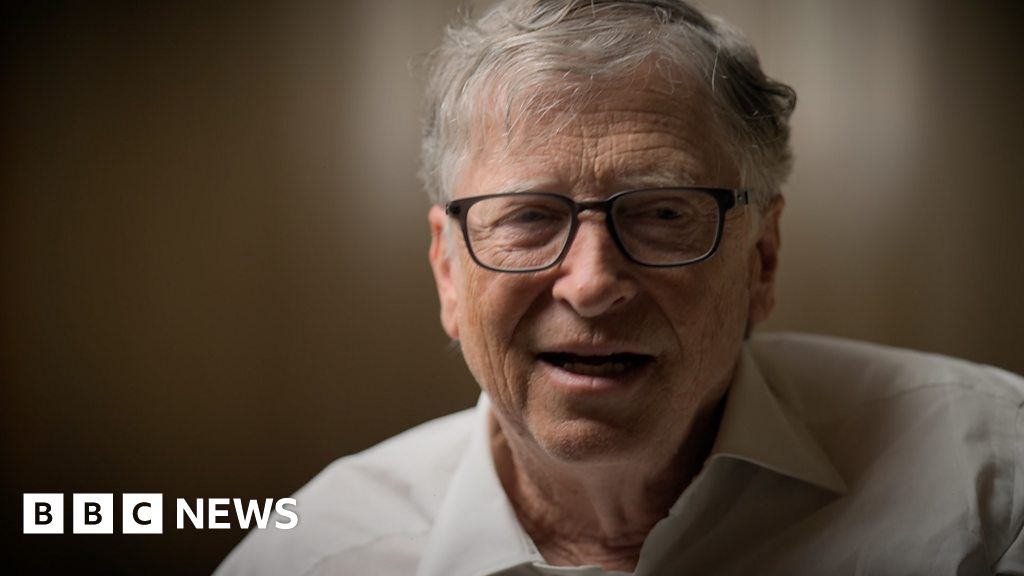 Bill Gates: 'I don't have a gigantic closet' - BBC News