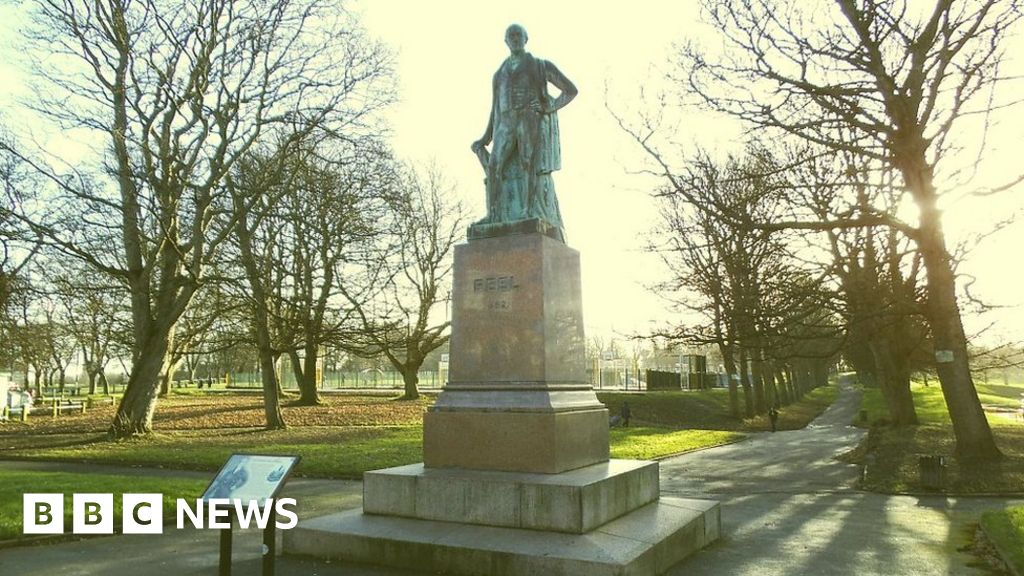 Leeds pledges statues audit of historic figures - BBC News