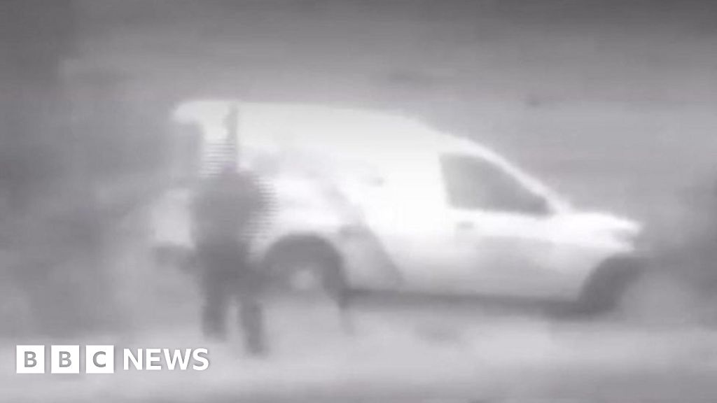 Victoria Hall: CCTV released 20 years after teenager's murder - BBC News