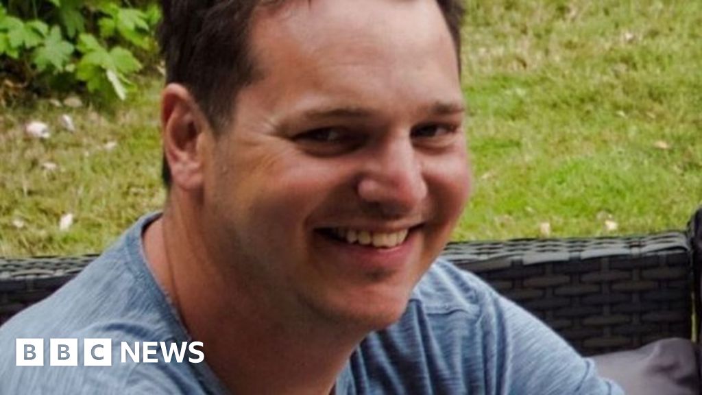 Airdrie motorcyclist dies in early morning crash