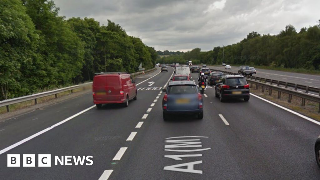 Motorcyclist dies in A1(M) collision in Hertfordshire - BBC News