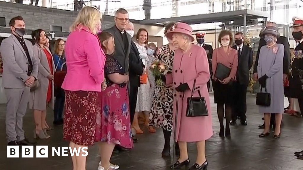 Queen Elizabeth II: People in Wales recall meeting the monarch