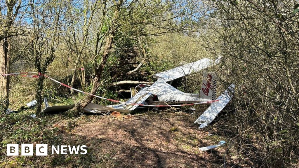 Man suffers serious injuries in London plane crash