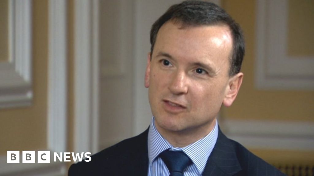 Alun Cairns: Trial row ex-minister paid £16,000 after resignation - BBC ...