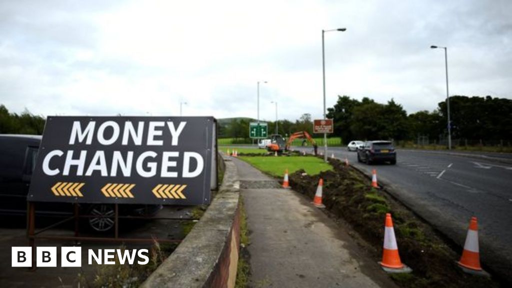 Brexit: Customs deal key to 'soft' Irish border - BBC News