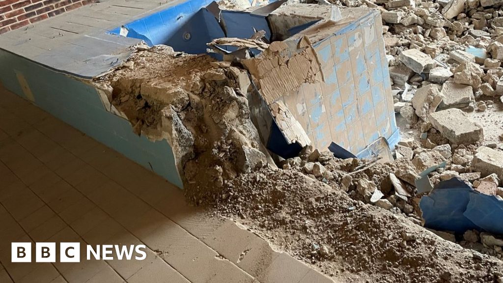 'Upset and anger' over Peterborough hydrotherapy pool demolition - BBC News