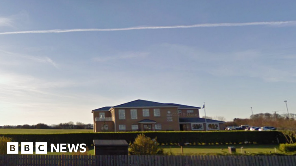 Filey Golf club plans its own wind turbine to cut costs - BBC News