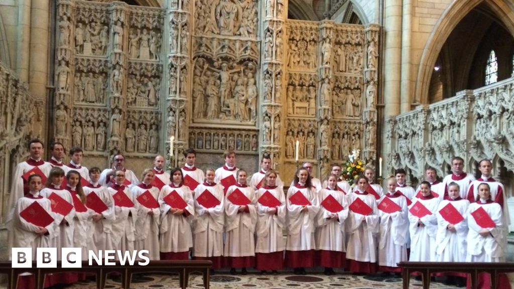 First girl choristers for Truro Cathedral - BBC News